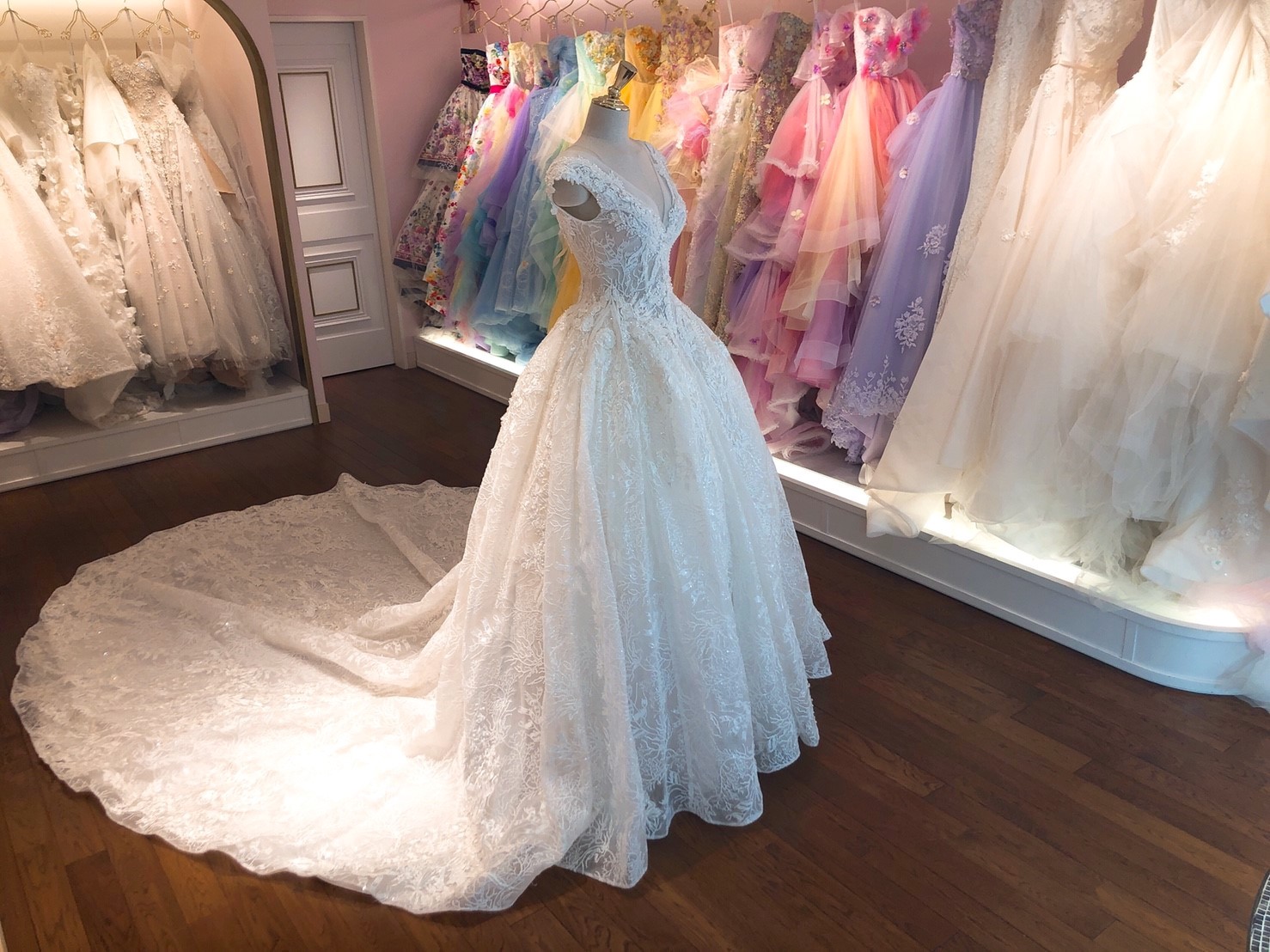 新しい" THE HANY COUTURE "デザイナー伊藤羽仁衣にリブランディングのすべてをお伺い | DRESSY【公式】ウェディング ...
