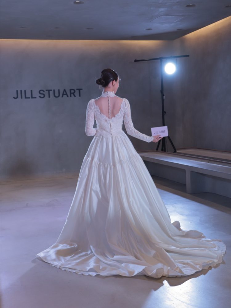 【展示会レポ】2023年12月新作KURAUDIA（クラウディア）でJILL STUARTの新作をチェック！ - DRESSY【公式】ウェディングドレス・ファッション・エンタメニュース ...