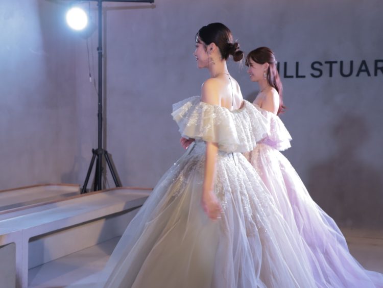 【展示会レポ】2023年12月新作KURAUDIA（クラウディア）でJILL STUARTの新作をチェック！ - DRESSY【公式】ウェディングドレス・ファッション・エンタメニュース ...