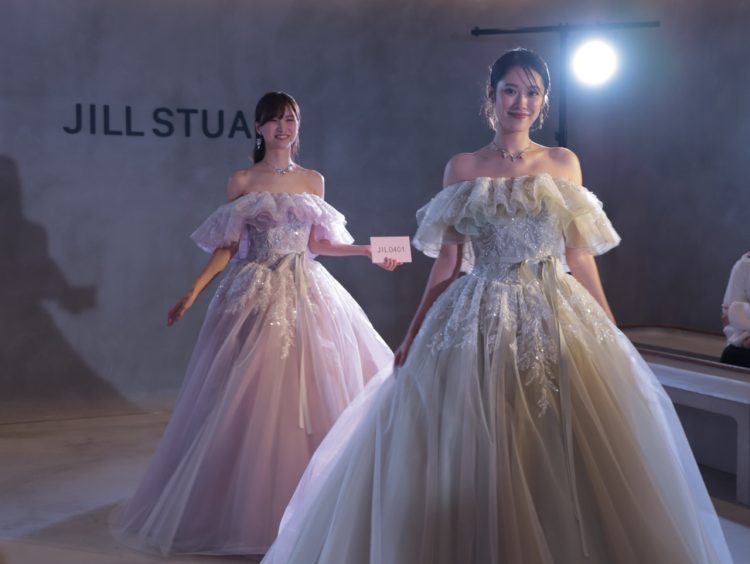 【展示会レポ】2023年12月新作KURAUDIA（クラウディア）でJILL STUARTの新作をチェック！ - DRESSY【公式】ウェディングドレス・ファッション・エンタメニュース ...